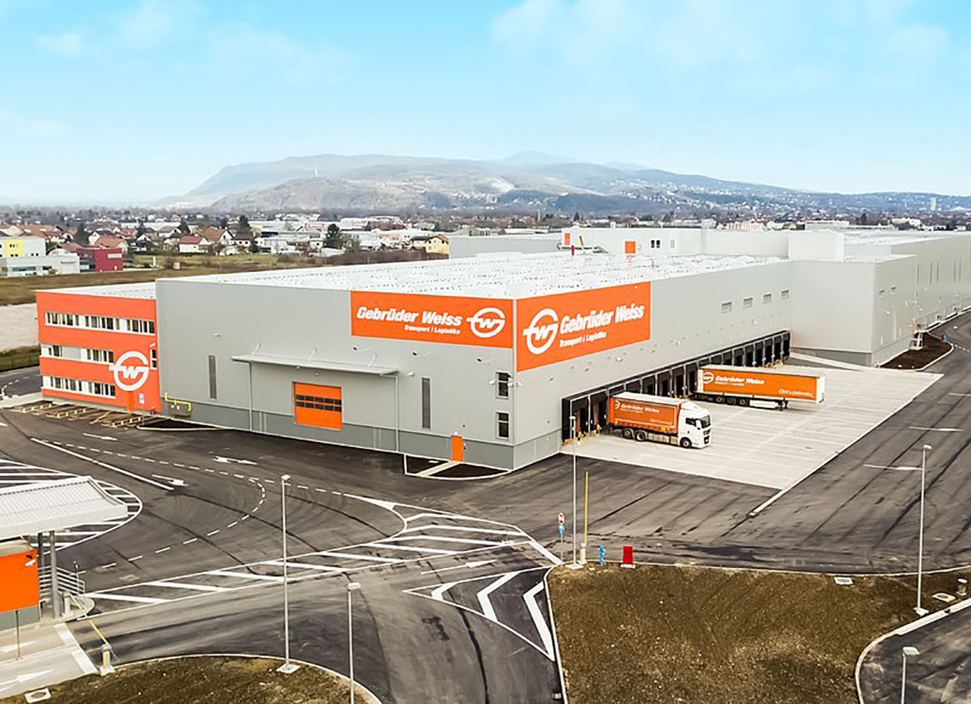 Buissness building of the logistics and distribution centre Gebruder ...